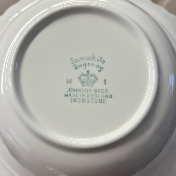 Johnson Brothers | Dining | Johnson Bros Regency Snow White Covered Veg ...